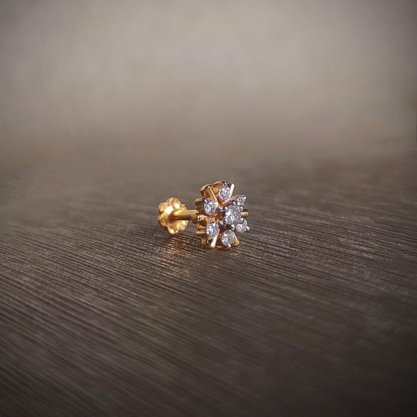 Diamond Gold Flower Nose Pin - Asavir